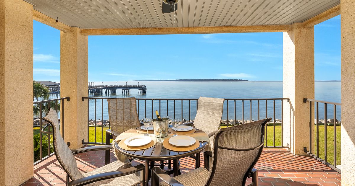 Pier Point #204 - Hodnett Cooper