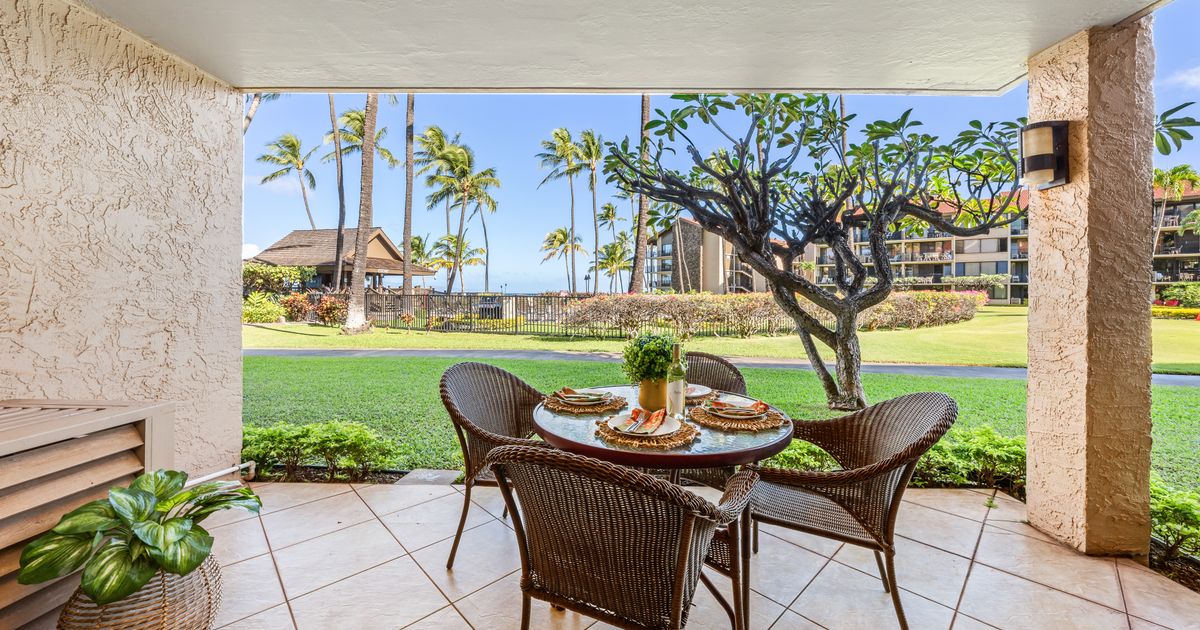 PK K103 New Listing at 2Bedroom Ground Floor Condo Steps from Pool and ...
