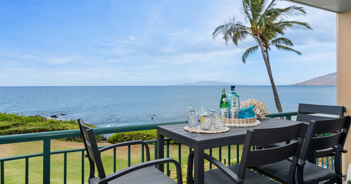 PUN 202 Updated Oceanfront Condo at Punahoa Beach with Stunning Ocean ...