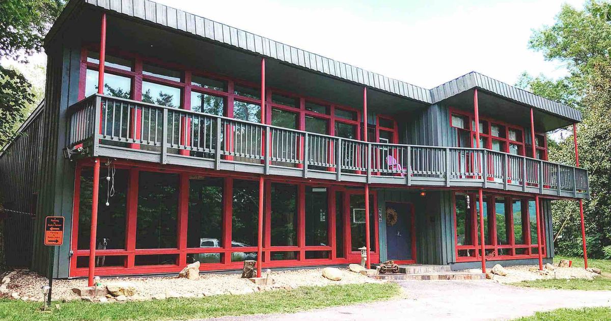 The 151 Manor | Stay Charlottesville