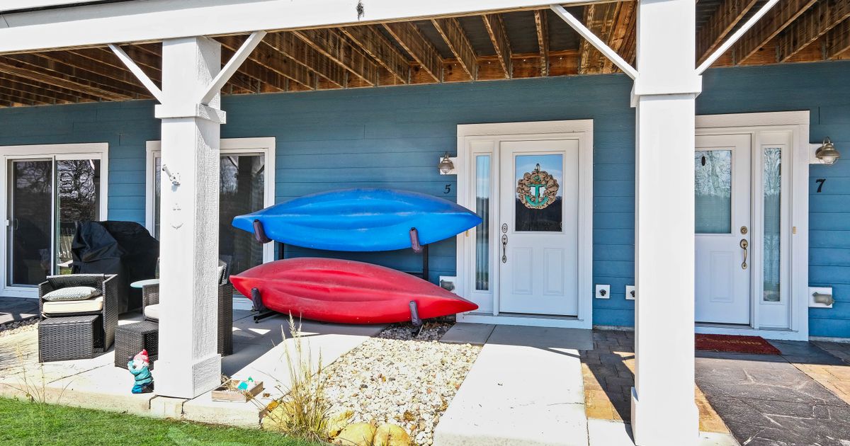 Float on Inn - Heritage Harbor