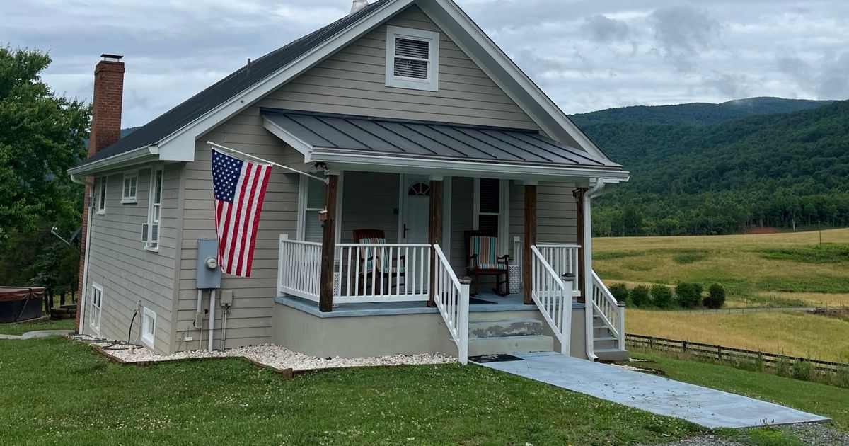 Mountain View Farmhouse - Lydia Mountain Lodge & Log Cabin