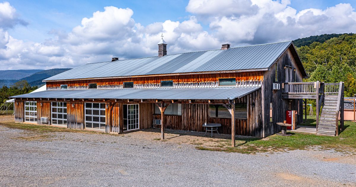 Lydia`s Barn - Lydia Mountain Lodge & Log Cabin