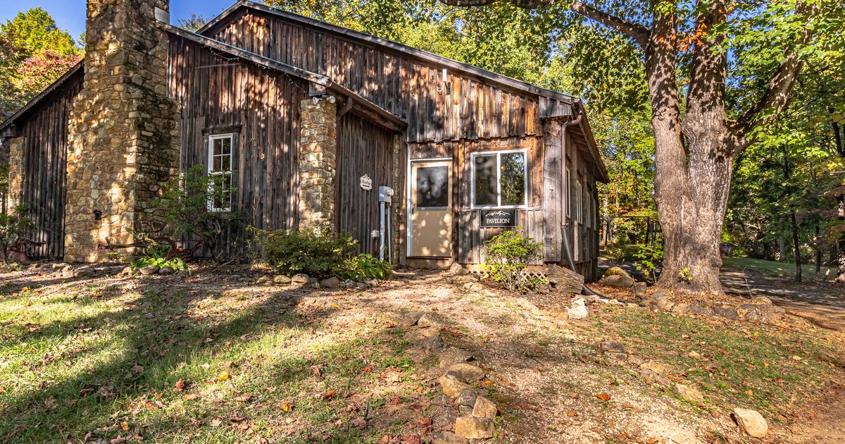 Pavilion - Lydia Mountain Lodge & Log Cabin