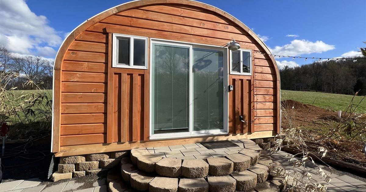 Glamping Teenie Cabin Pods - Lydia Mountain Lodge & Log Cabin