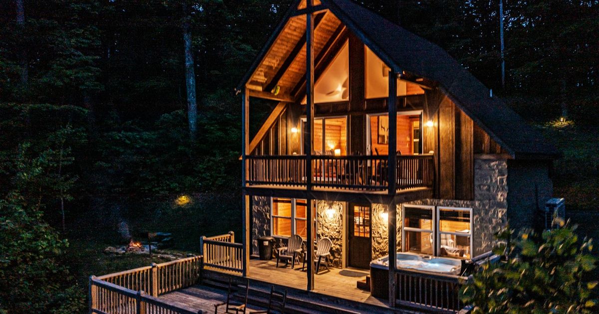 Two Bedrooms - Lydia Mountain Lodge & Log Cabin