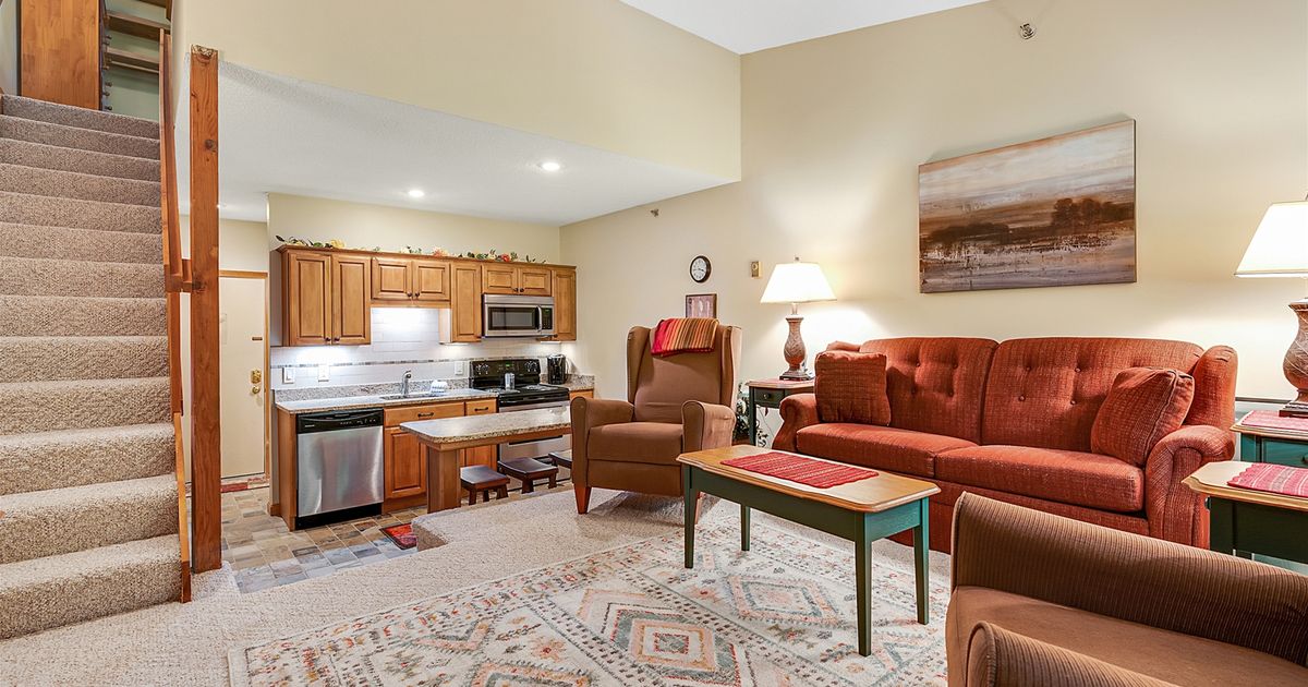 Sunday River Ski-In / Ski-Out Condo - Sunrise C-108 - Maine Ski Lodging Co