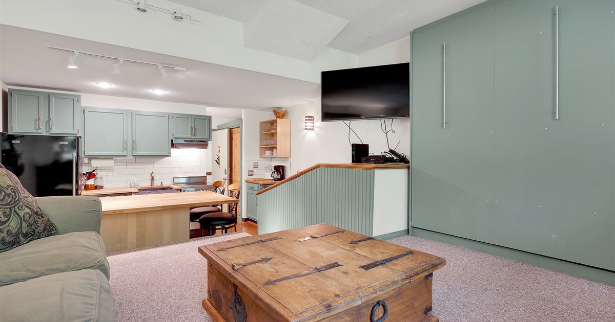 Sunday River Ski-In / Ski-Out Condo - Sunrise A-106 - Maine Ski Lodging Co