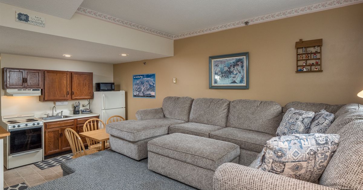 Sunday River Ski-In / Ski-Out Condo - Sunrise A-101 - Maine Ski Lodging Co