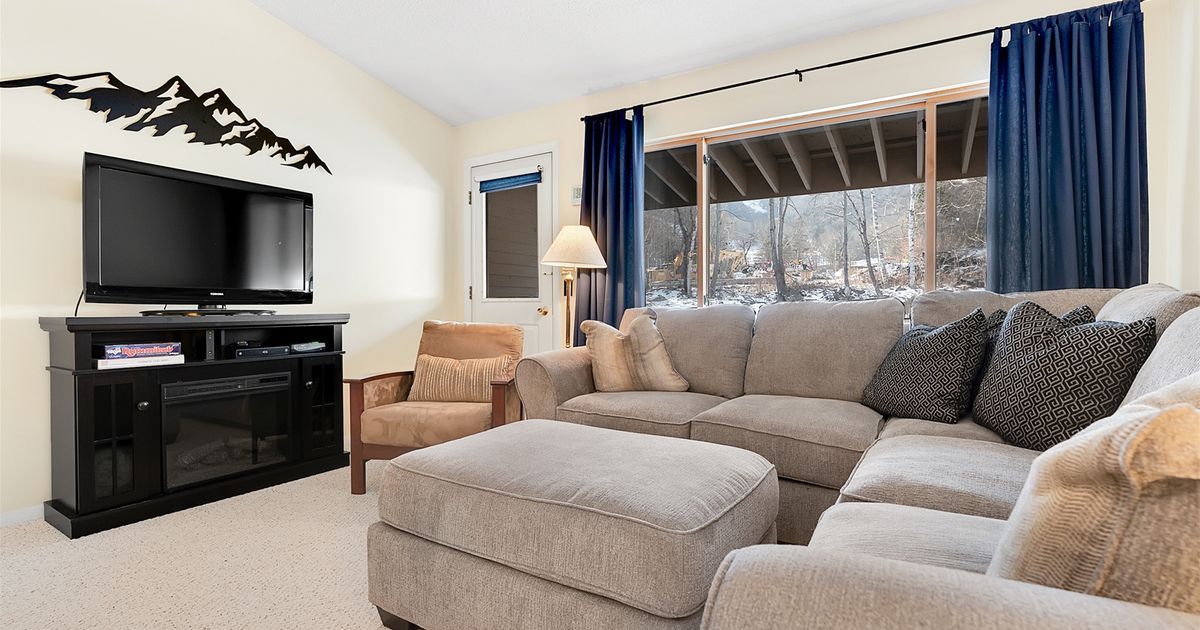 Sunday River Ski-In / Ski-Out Condo - Sunrise C-126 - Maine Ski Lodging Co