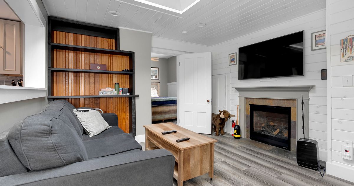 Broad Street 2 | Chickadee Apartment - Maine Ski Lodging Co