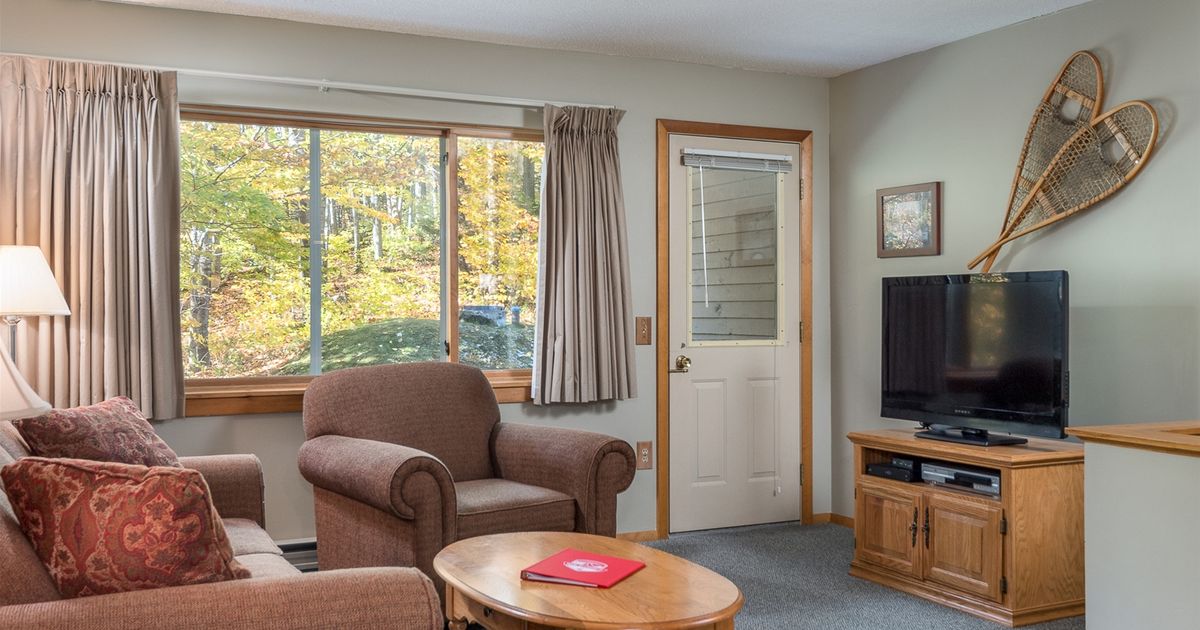 Sunday River Ski-In / Ski-Out Condo - Sunrise A-104 - Maine Ski Lodging Co
