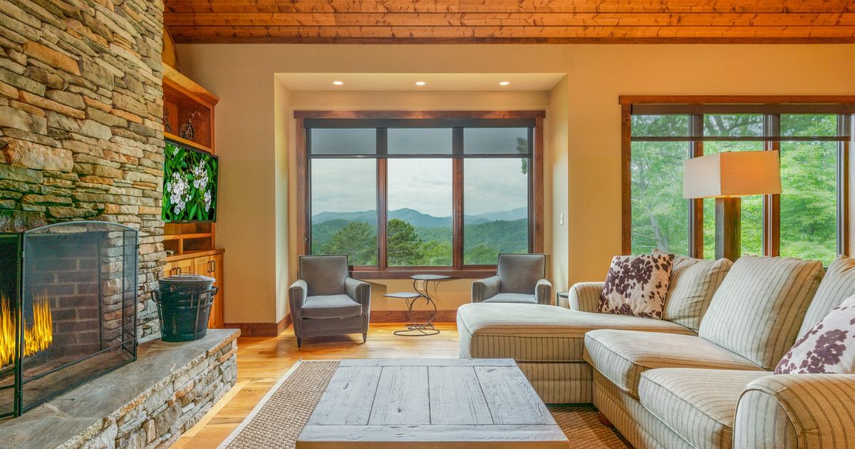 Pet Friendly Custom Home with Mountain Views in Sutton Knob - White ...