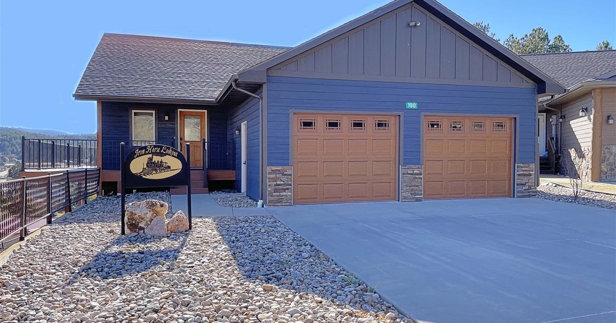 Iron Horse Lookout | Rushmore Vacation Rentals